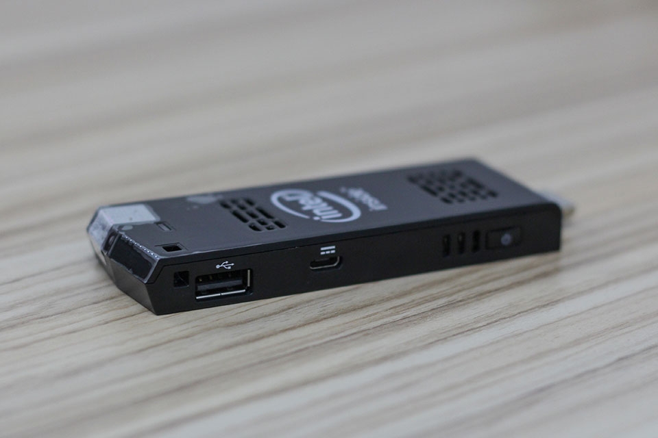 Mở hộp và trên tay Intel Compute Stick tại FPTShop