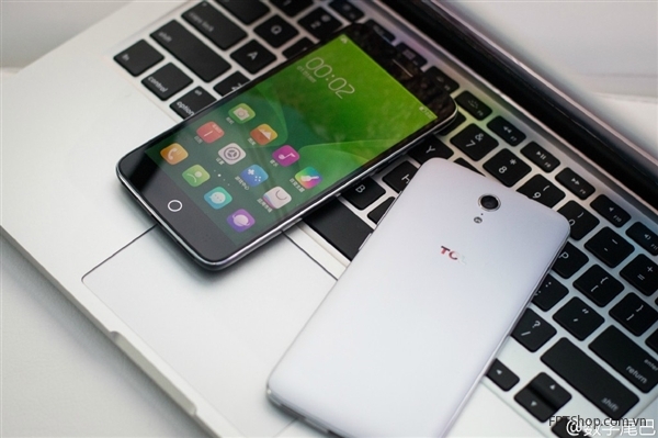 Trên tay TCL Meme Da 3S – điện thoại xách tay đang hot tại Việt Nam