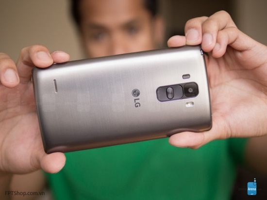 Khám phá chiếc điện thoại tầm trung LG G Stylo