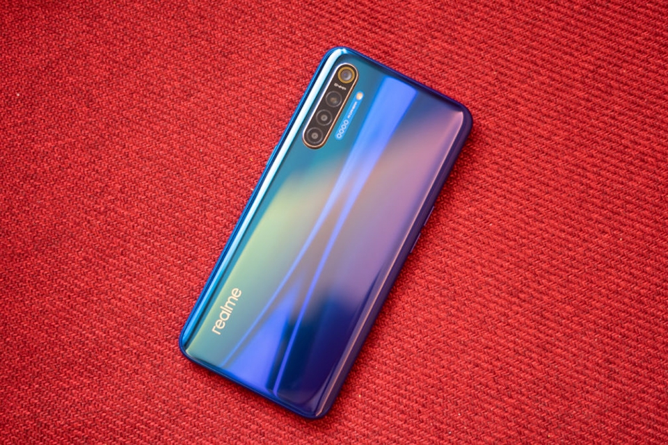 Những điểm ấn tượng trên Realme XT mới ra mắt