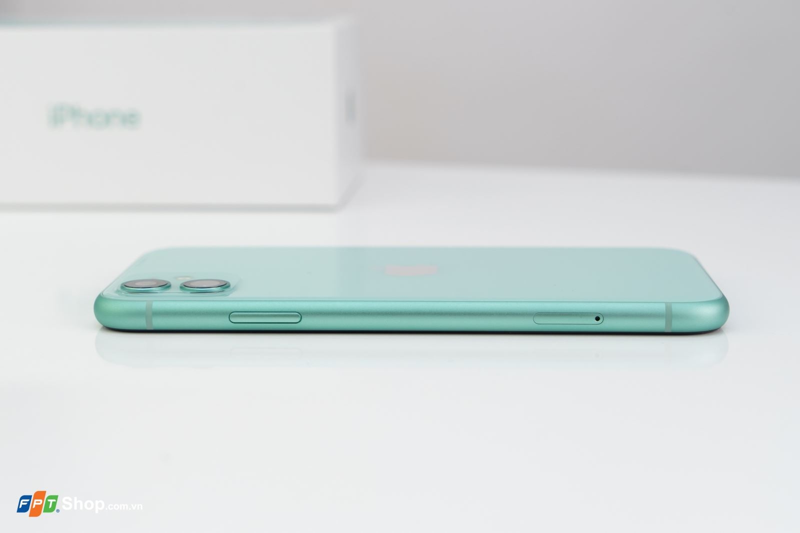 Đánh giá chi tiết thiết kế và màn hình trên iPhone 11
