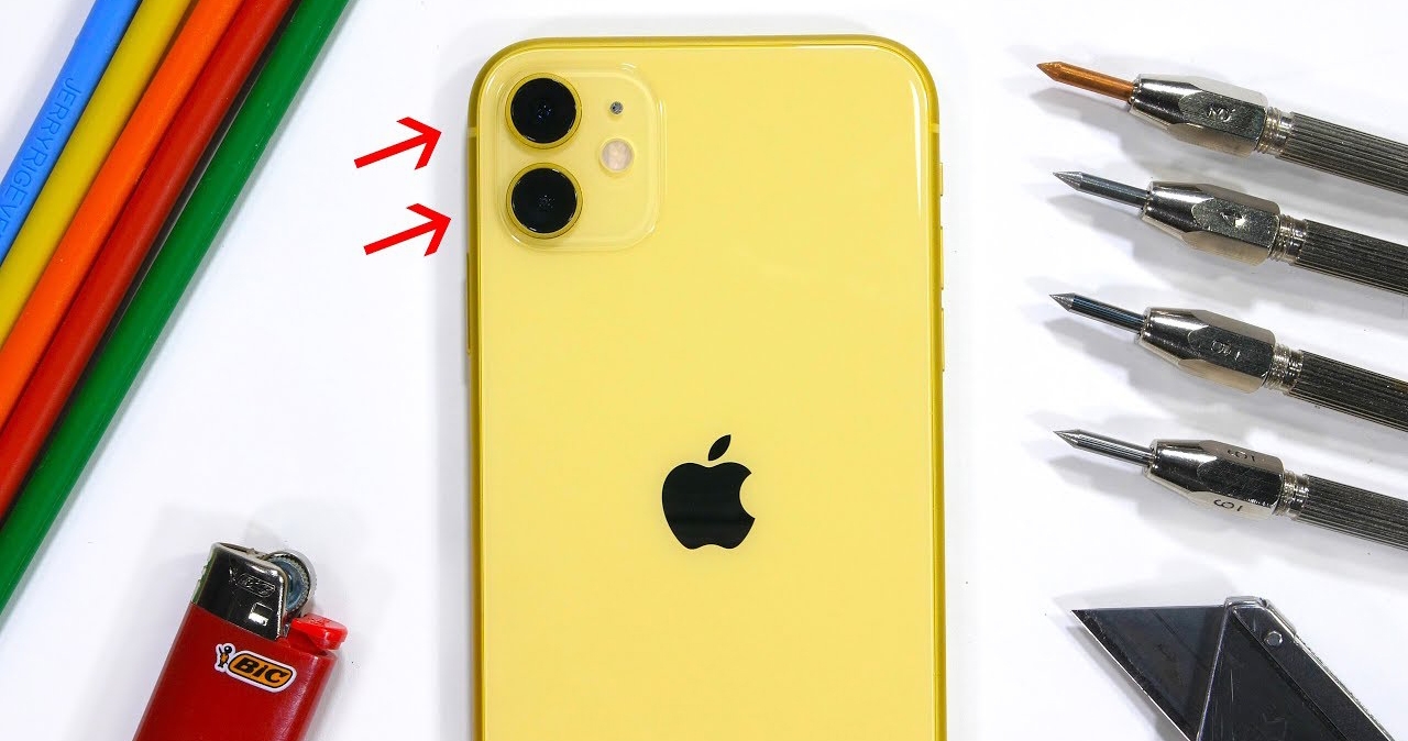 Sẽ ra sao nếu tra tấn iPhone 11 bằng dao rọc giấy, hơ lửa