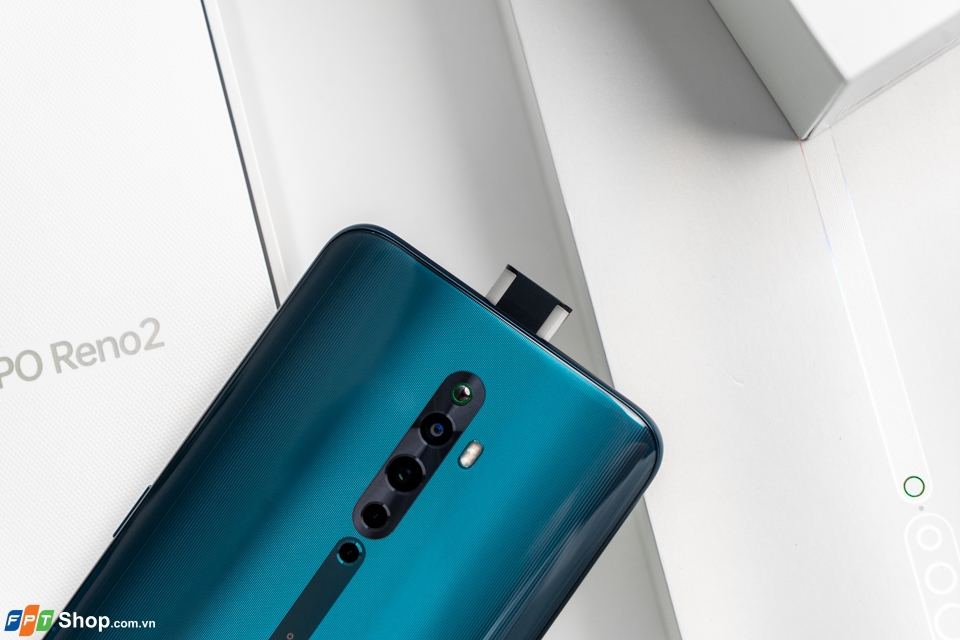 Cận cảnh Oppo Reno2 F: 4 camera siêu "chất", giá rẻ hơn!