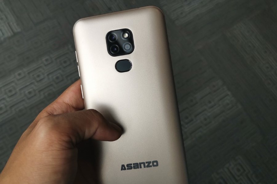 Asanzo ra mắt smartphone với cụm camera "y hệt" iPhone 11 Pro