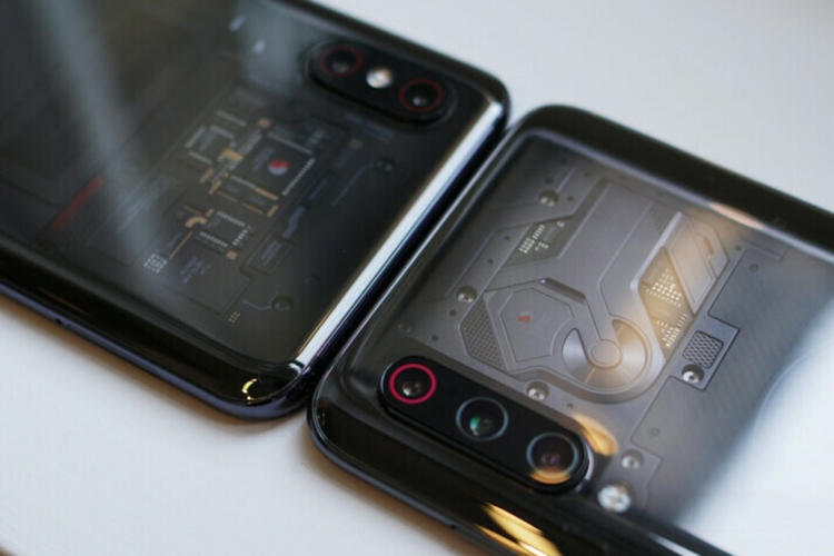 Loạt ảnh Xiaomi Mi 10 Transparent Edition mặt lưng trong suốt