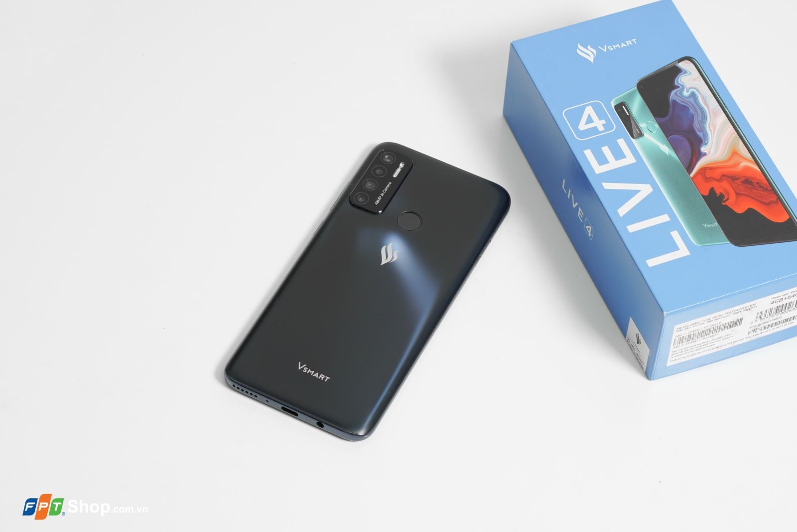 Cận cảnh Vsmart Live 4