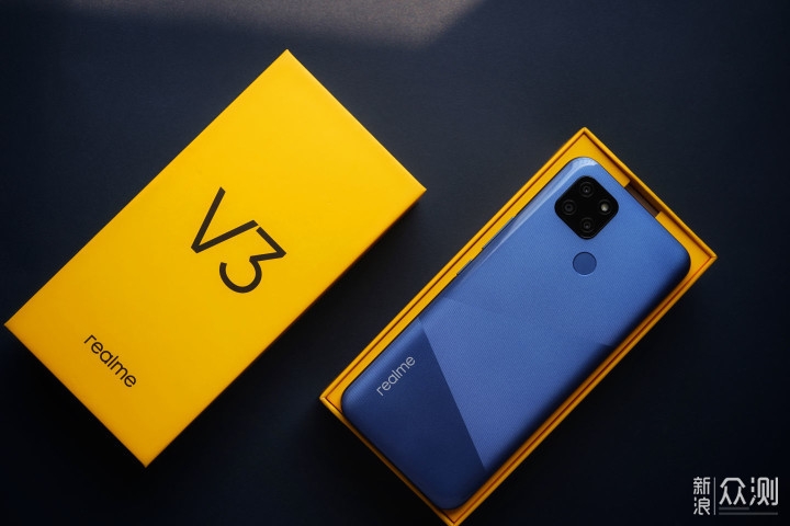 Trên tay Realme V3 5G: Smartphone 5G rẻ nhất thế giới