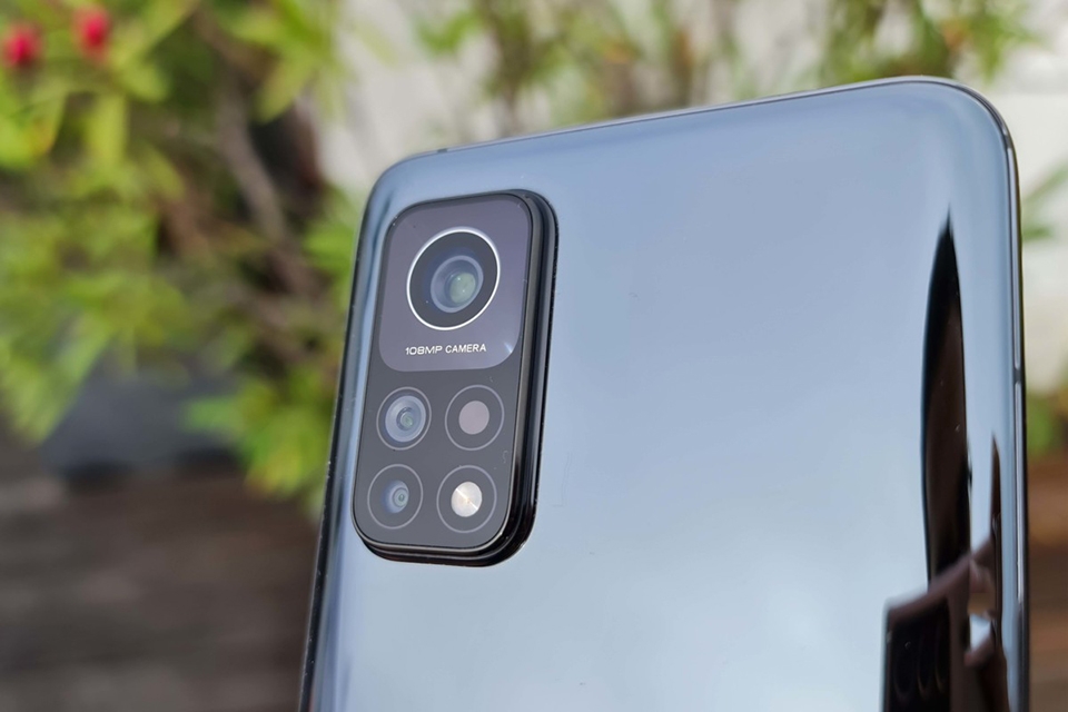 Trên tay Xiaomi Mi 10T Pro: Màn 144Hz, chip SD865, 3 camera 108MP