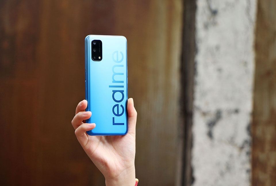 Trên tay Realme Q2: Màn 120Hz, Dimensity 800U, 5G, giá 4,1 triệu