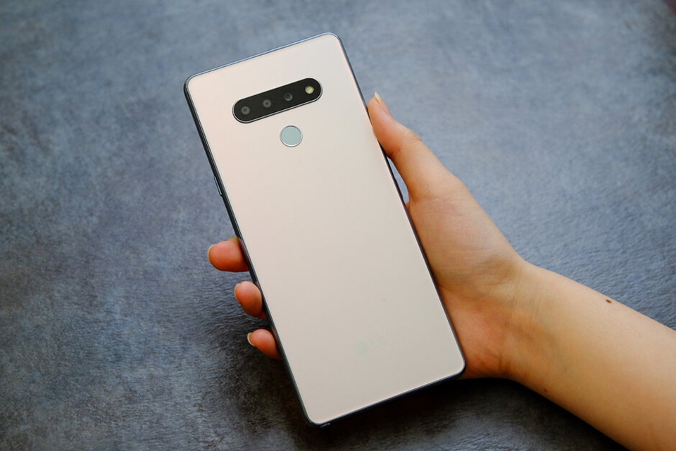Trên tay LG Stylo 6 với bút stylus và giá chỉ 4,2 triệu đồng