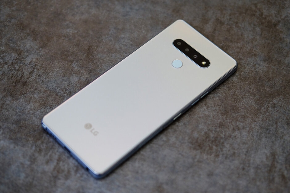 Trên tay LG Stylo 6 với bút stylus và giá chỉ 4,2 triệu đồng