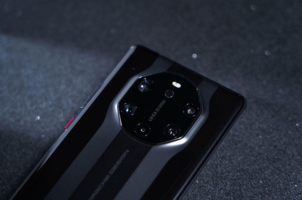 Trên tay Huawei Mate 40 RS Porsche Design