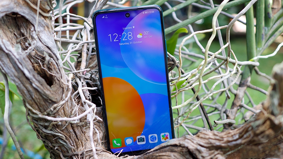 Trên tay Huawei Y7a: Kirin 710A, 4 camera 48MP, pin 5000 mAh