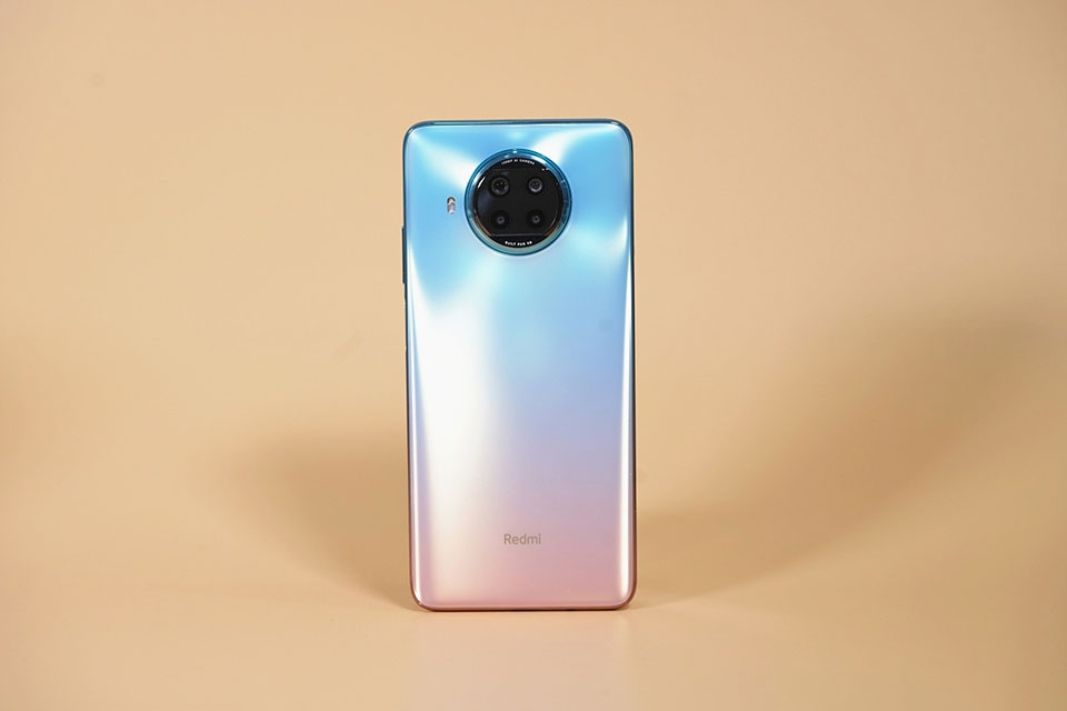 Trên tay Redmi Note 9 Pro 5G: Mạnh mẽ, màn 120Hz, 4 camera 108MP