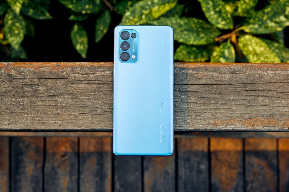 Trên tay OPPO Reno5 Pro: Màn OLED 90Hz, sạc 65W