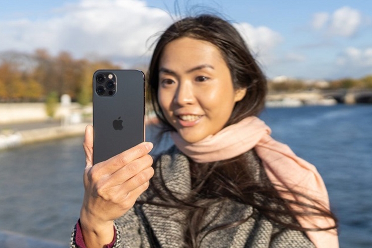 Camera selfie iPhone thay đổi ra sao qua các thời kỳ?