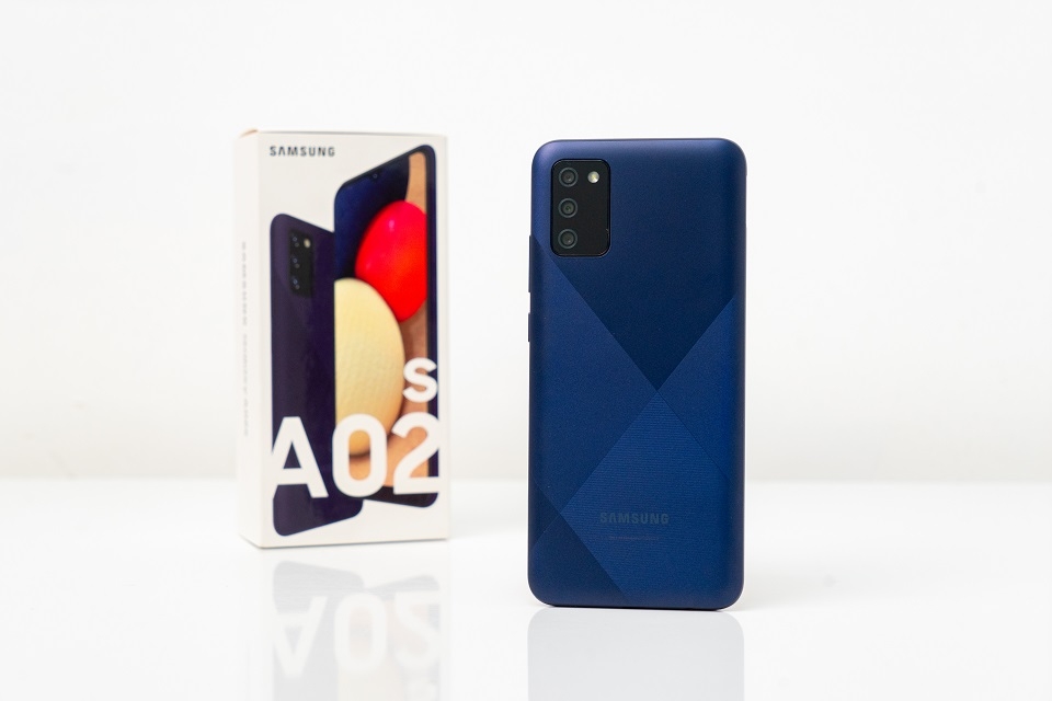 Mở hộp Samsung Galaxy A02s tại Việt Nam