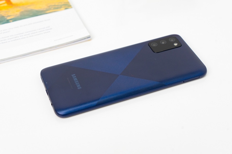 Mở hộp Samsung Galaxy A02s tại Việt Nam