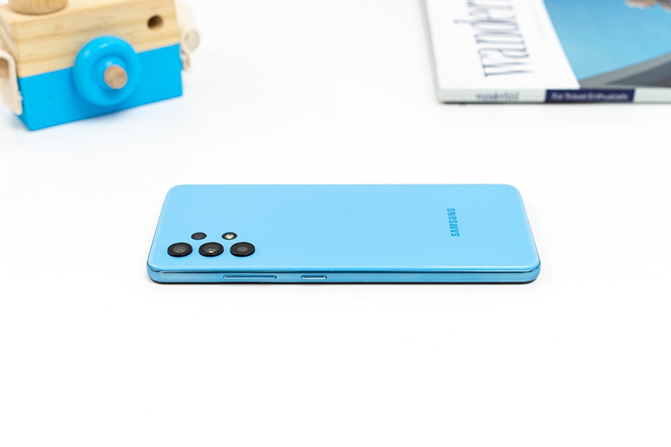 Trên tay Samsung Galaxy A32 tại Việt Nam