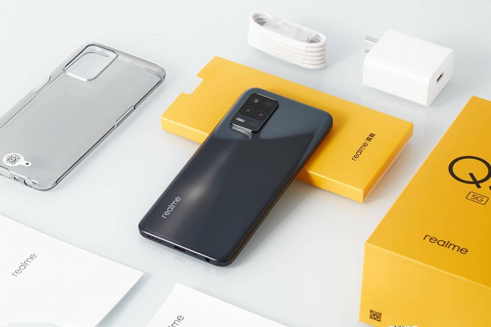 Trên tay Realme Q3i 5G: Cung cấp trải nghiệm 5G với giá siêu rẻ
