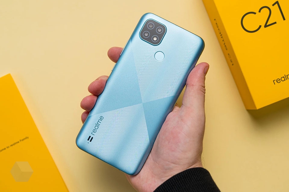 Trên tay Realme C21: Giá rẻ, chip mạnh và pin khủng