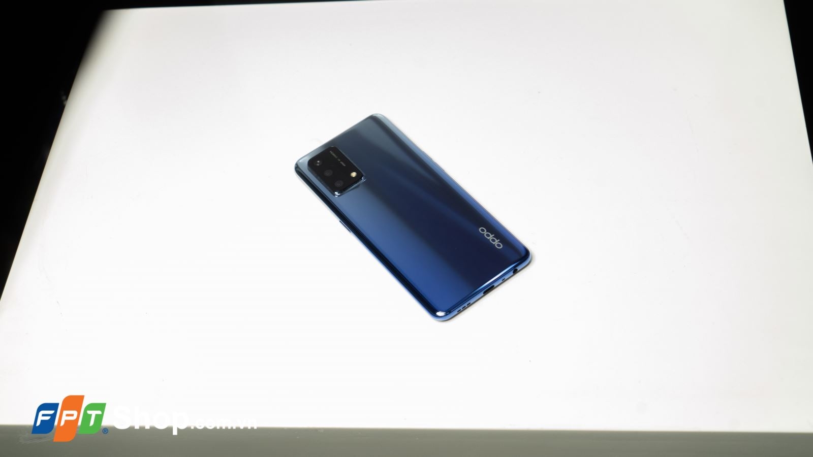 Cận cảnh OPPO A74: Pin lớn 5.000mAh, sạc nhanh 33W