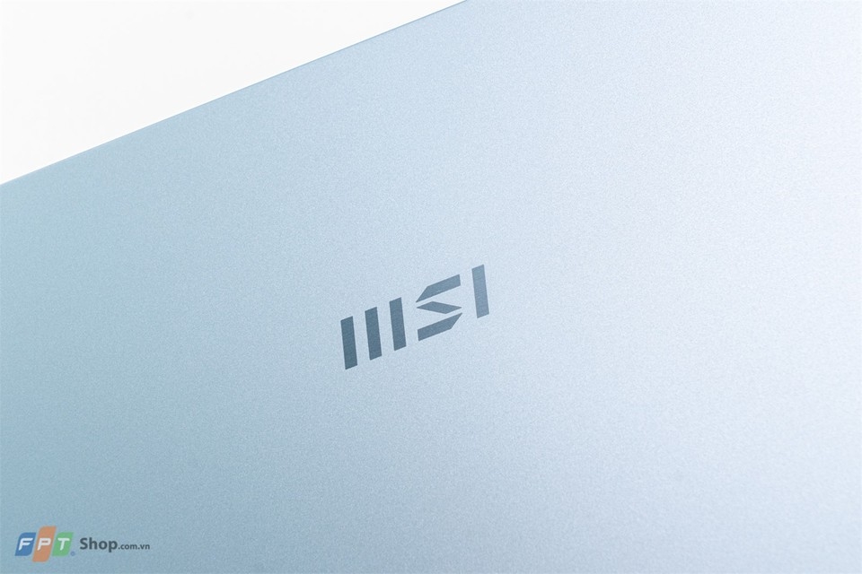 Trên tay MSI Modern 14 B11 phiên bản màu Xanh Bluestone