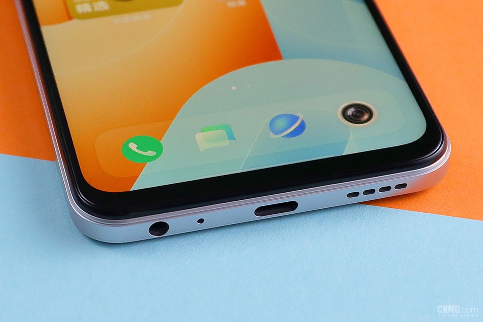 Trên tay iQOO U5: Màn hình 120Hz, 2 camera 50MP, Snapdragon 695