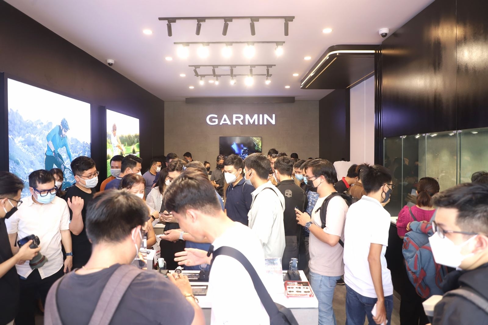 FPT Shop mở chuỗi Garmin Brand Store cao cấp nhất tại Việt Nam