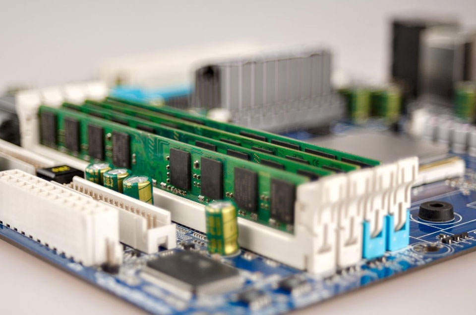 Giữa CPU và RAM, thành phần nào quan trọng hơn?