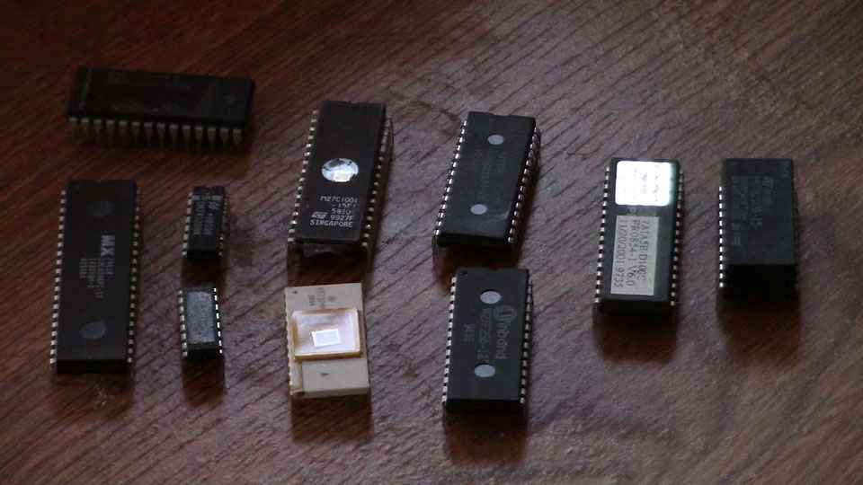 PROM là gì? Sự khác biệt giữa PROM, EPROM và EEPROM