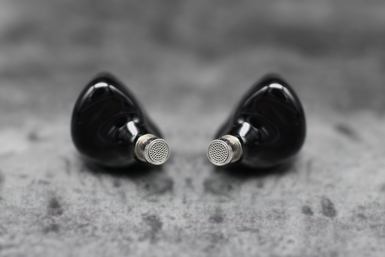 Tai nghe In-ear Monitor là gì? Khác gì so với dòng tai nghe khác?