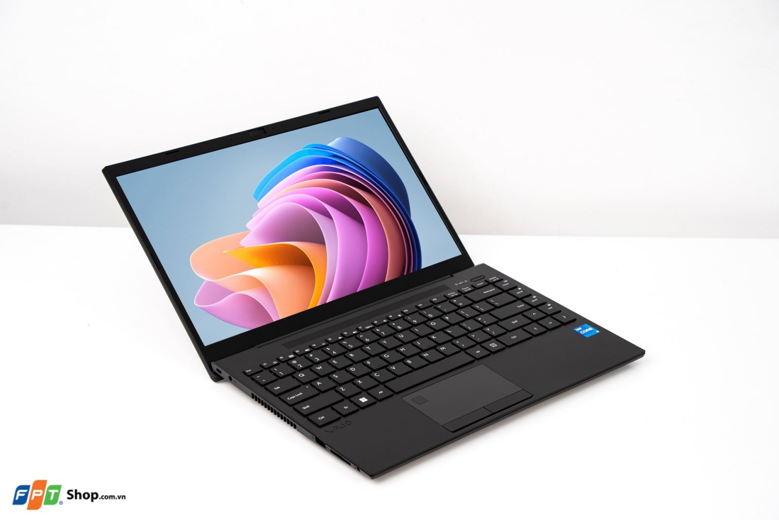 Đánh giá chi tiết VAIO FE14: Một VAIO hoàn toàn khác