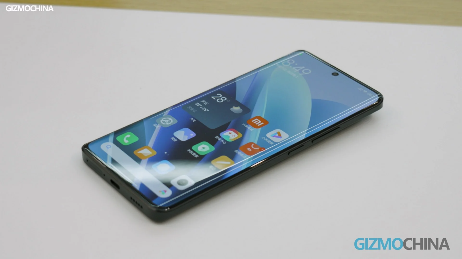 Trên tay Xiaomi Redmi Note 13 Pro Plus: Thiết kế cao cấp