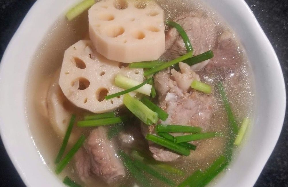 Cách nấu canh củ sen nấu sườn thơm ngon, ngọt bùi thanh mát