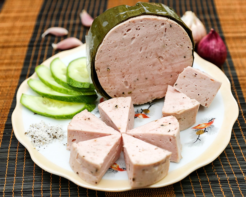 Chả lụa là gì? Cách lựa chọn chả lụa ngon, không có hàn the