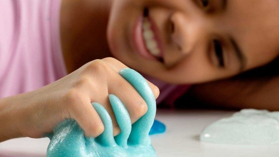 Cách làm slime đơn giản từ những nguyên liệu dễ tìm kiếm tại nhà