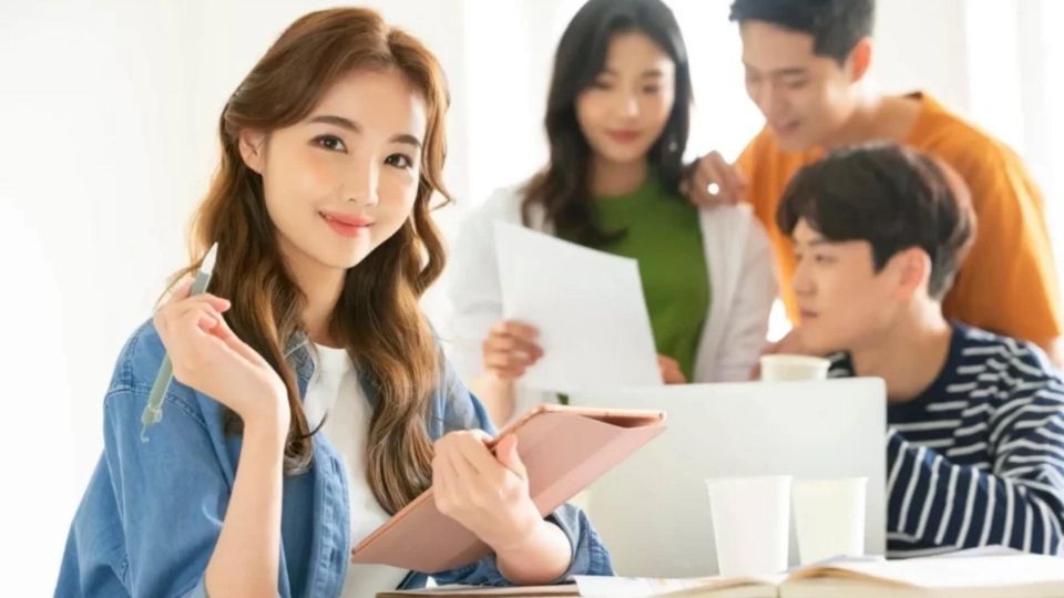 Fresher và intern là gì? Phân biệt thuật ngữ fresher và intern