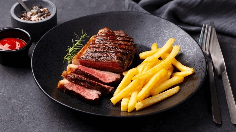 Medium Rare là gì? Các mức độ chín của món bít tết chuẩn Âu Mỹ