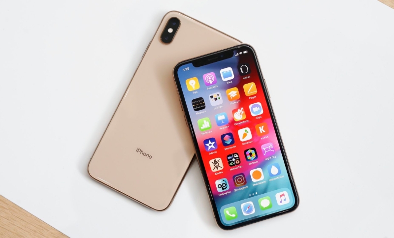 Dung lượng pin iPhone XS Max là bao nhiêu? Sử dụng được bao lâu?