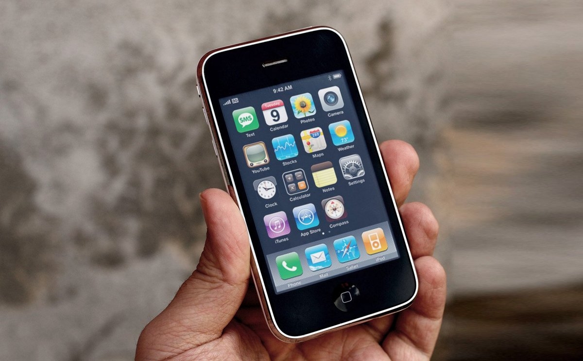 iPhone 3 ra đời năm nào? iPhone 3 có gì khác so với iPhone 3GS?