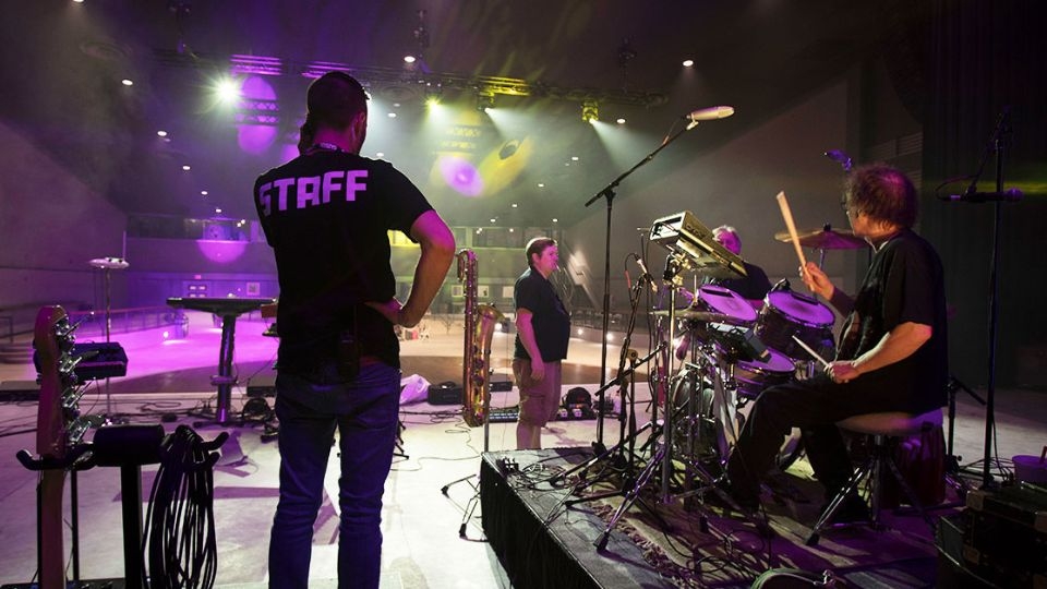 Soundcheck là gì? Vé Soundcheck mang lại những trải nghiệm gì?