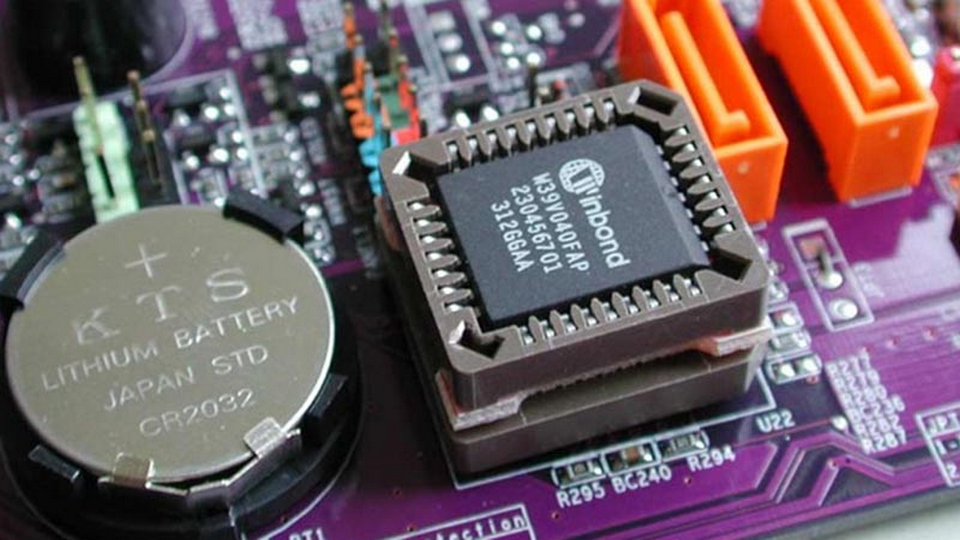 Máy tính treo ở màn hình BIOS do đâu? Những giải pháp khắc phục