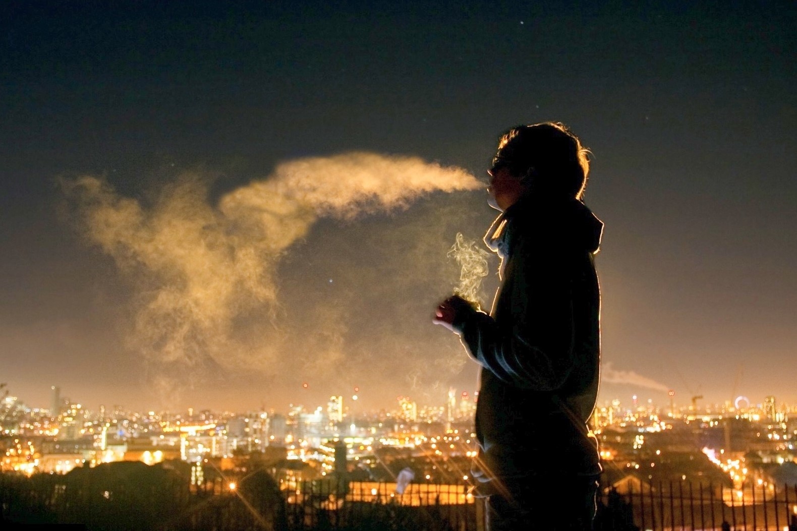 STT đêm khuya tâm trạng, caption sâu sắc về đêm