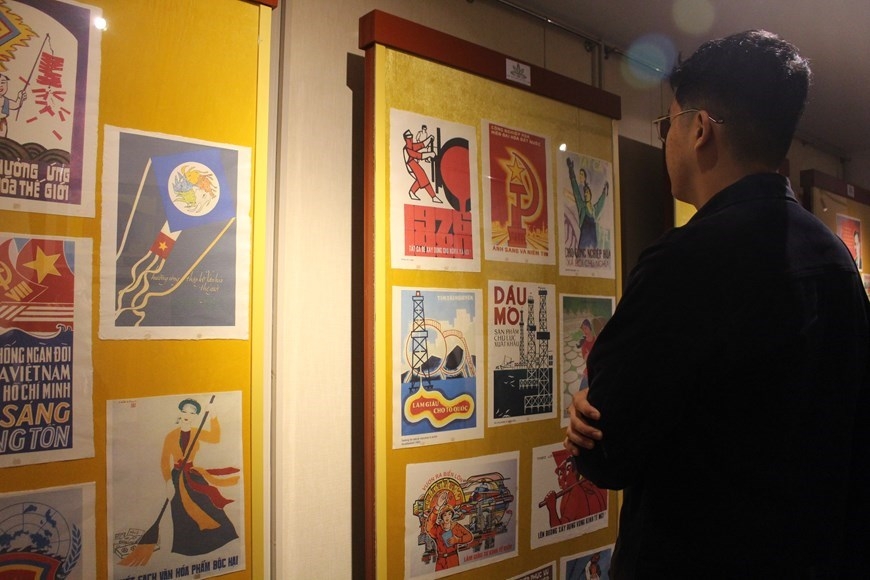 Propaganda poster: từ áp phích cổ động đến nghệ thuật thời đại