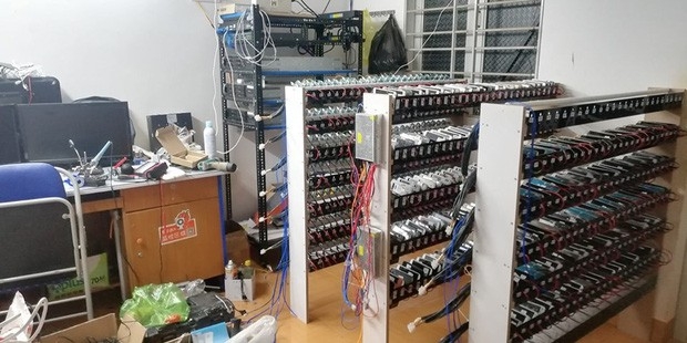 Phone Farm là gì: Chi tiết về khái niệm và cách hoạt động