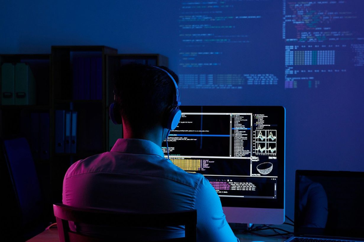 Dev là gì? Lộ trình phát triển và cơ hội việc làm của Developer