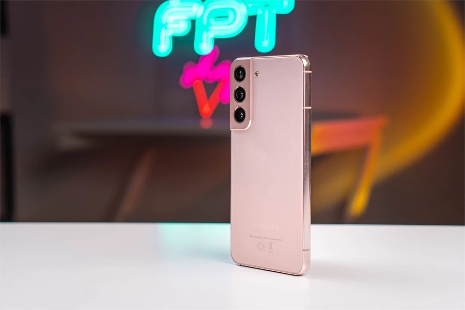 TOP 10 smartphone mini được nhiều người săn đón nhất 2024