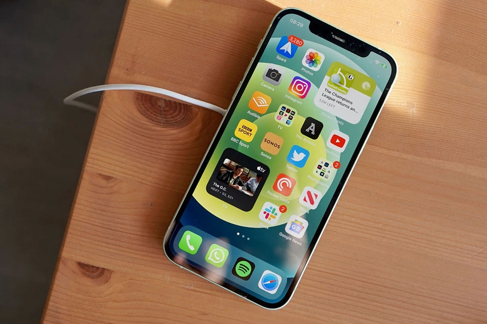 iPhone 12 có eSIM không? Có nên mua iPhone 12 vào năm 2024?