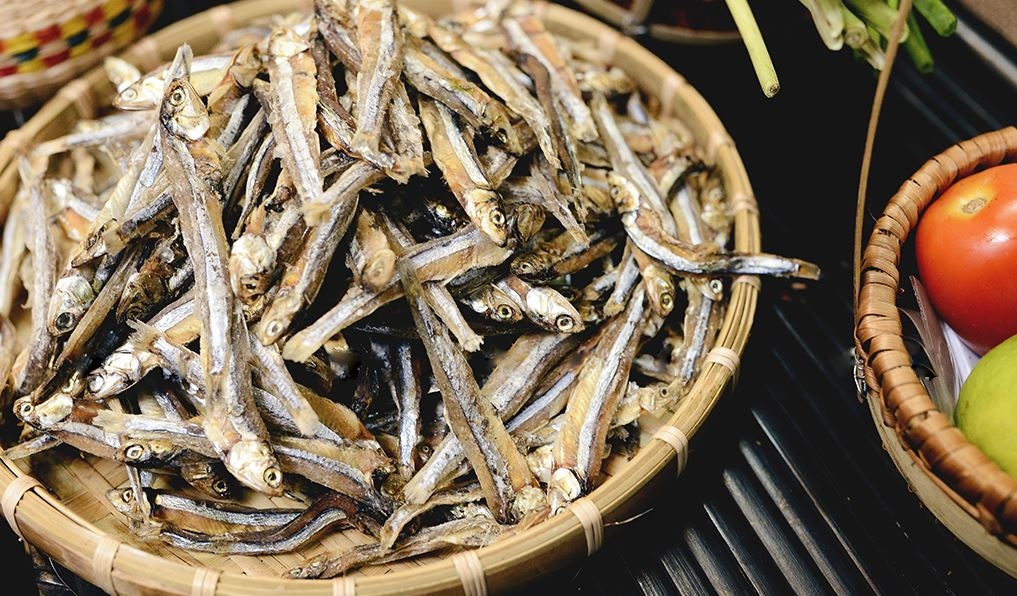 Hướng dẫn 3 cách làm cá cơm rim thơm ngon và siêu đưa cơm